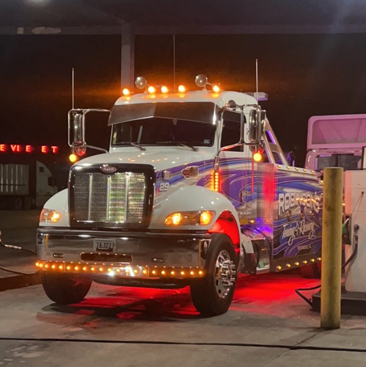 Heavy Towing | Robinson's Towing, Recovery & Semi Truck Heavy Wrecker